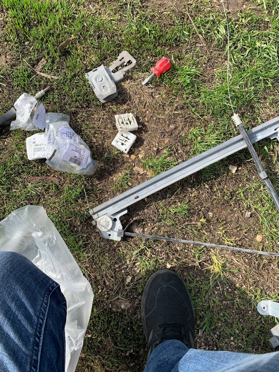 Направляющие стеклоподъемников — Skoda Octavia A4 Mk1, 1,8 л, 2008 года ...