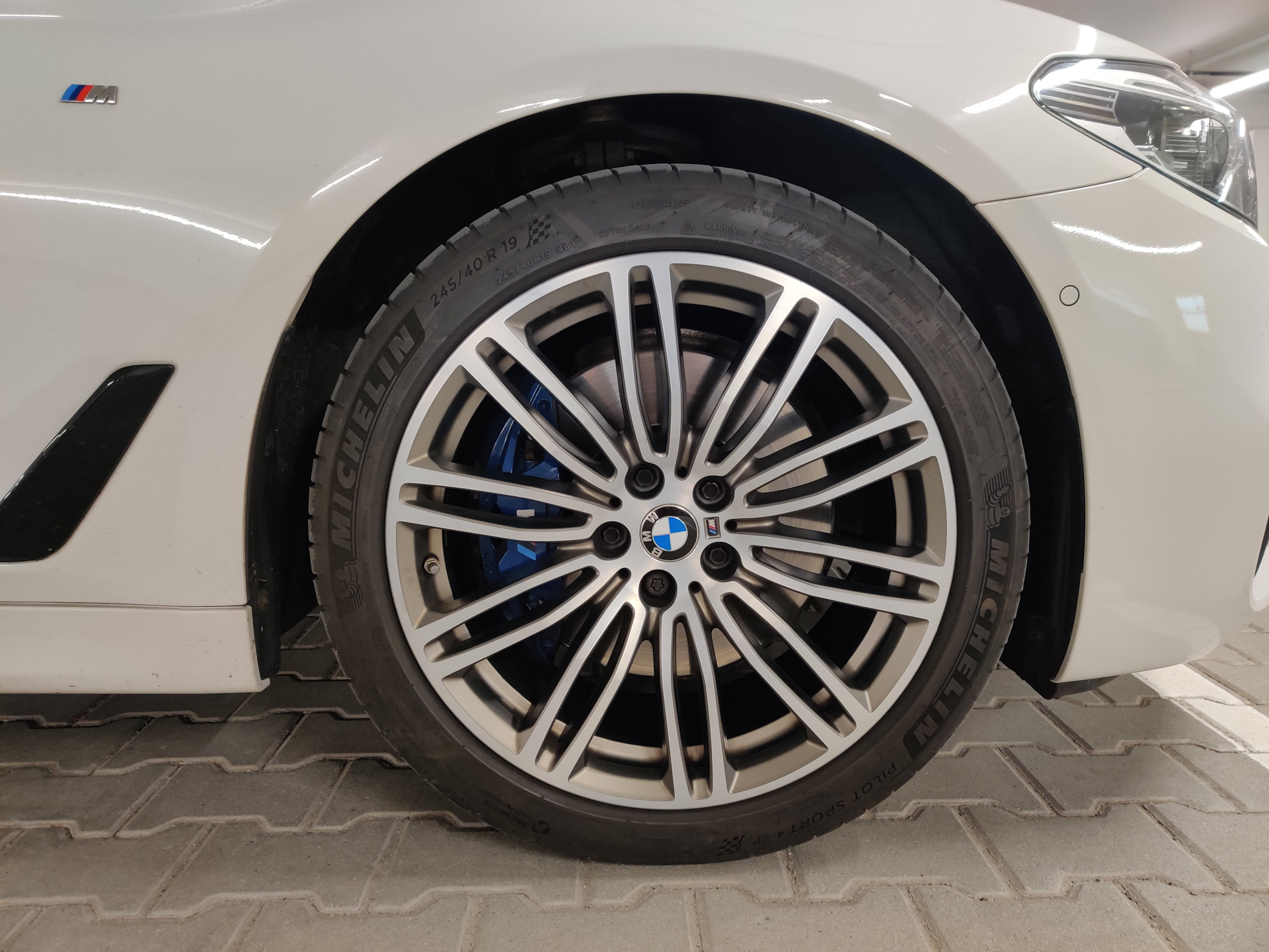 Диски 664 M — BMW 5 series Touring (G31), 2 л, 2019 года | колёсные диски | DRIVE2