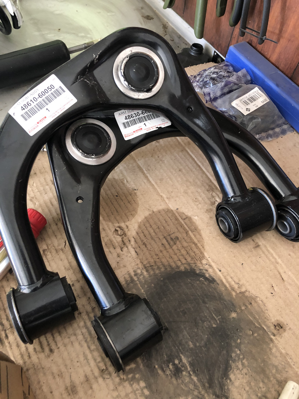 4861060050 РЫЧАГ ПЕРЕДНИЙ ВЕРХНИЙ ПРАВЫЙ. TOYOTA LEXUS | Запчасти на DRIVE2