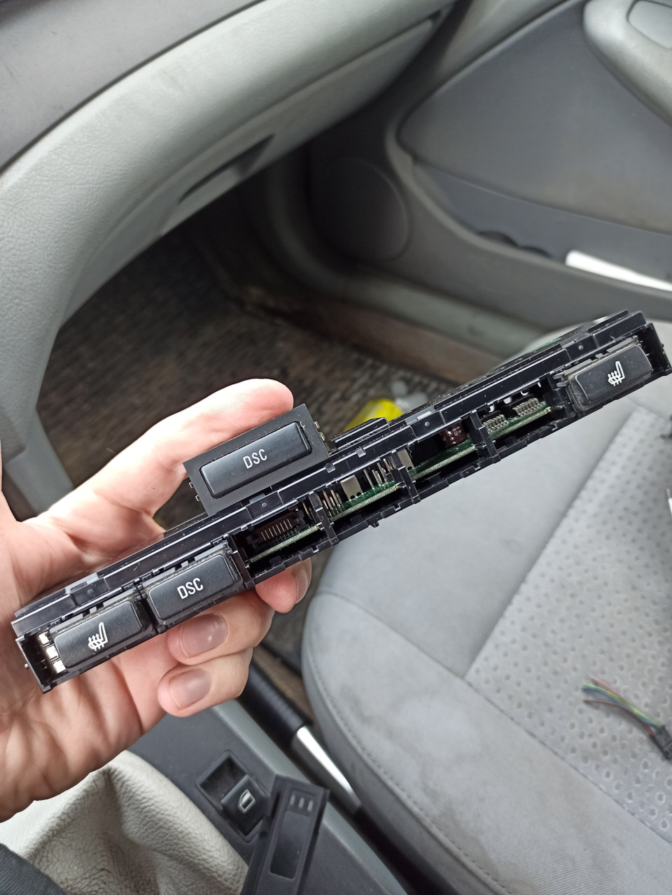 Блок кнопок от рестайла, нужна помощь! Решено! — BMW 3 series Touring ...