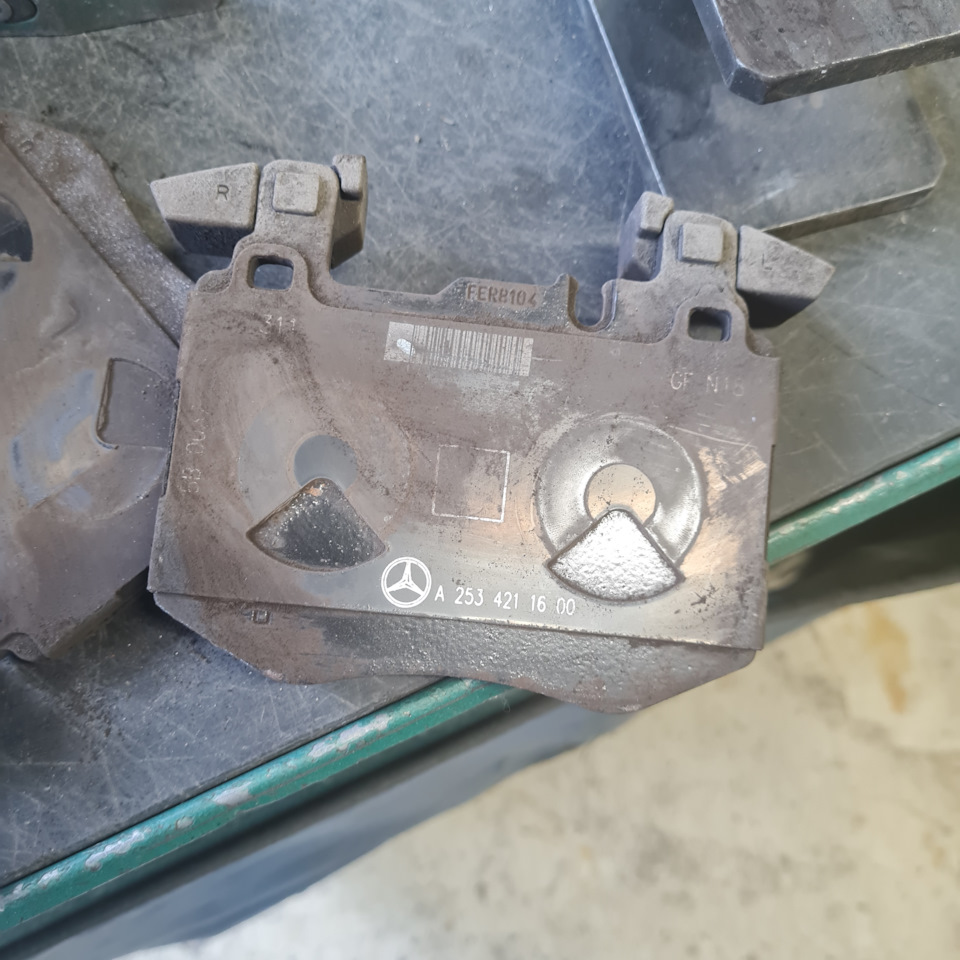 Замена поперечных рычагов. Замена передних тормозных колодок ...