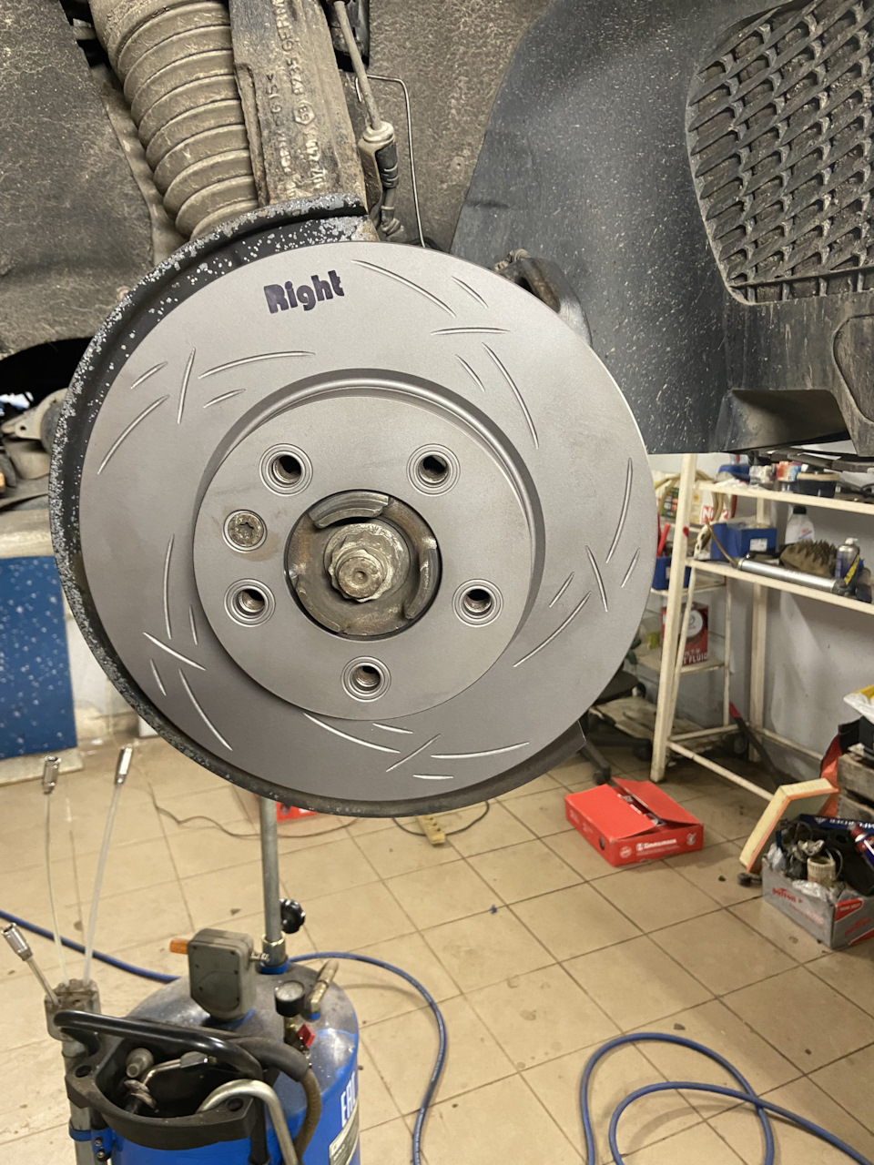 Тормозные диски — Volkswagen Touareg (2G), 3 л, 2012 года | своими ...