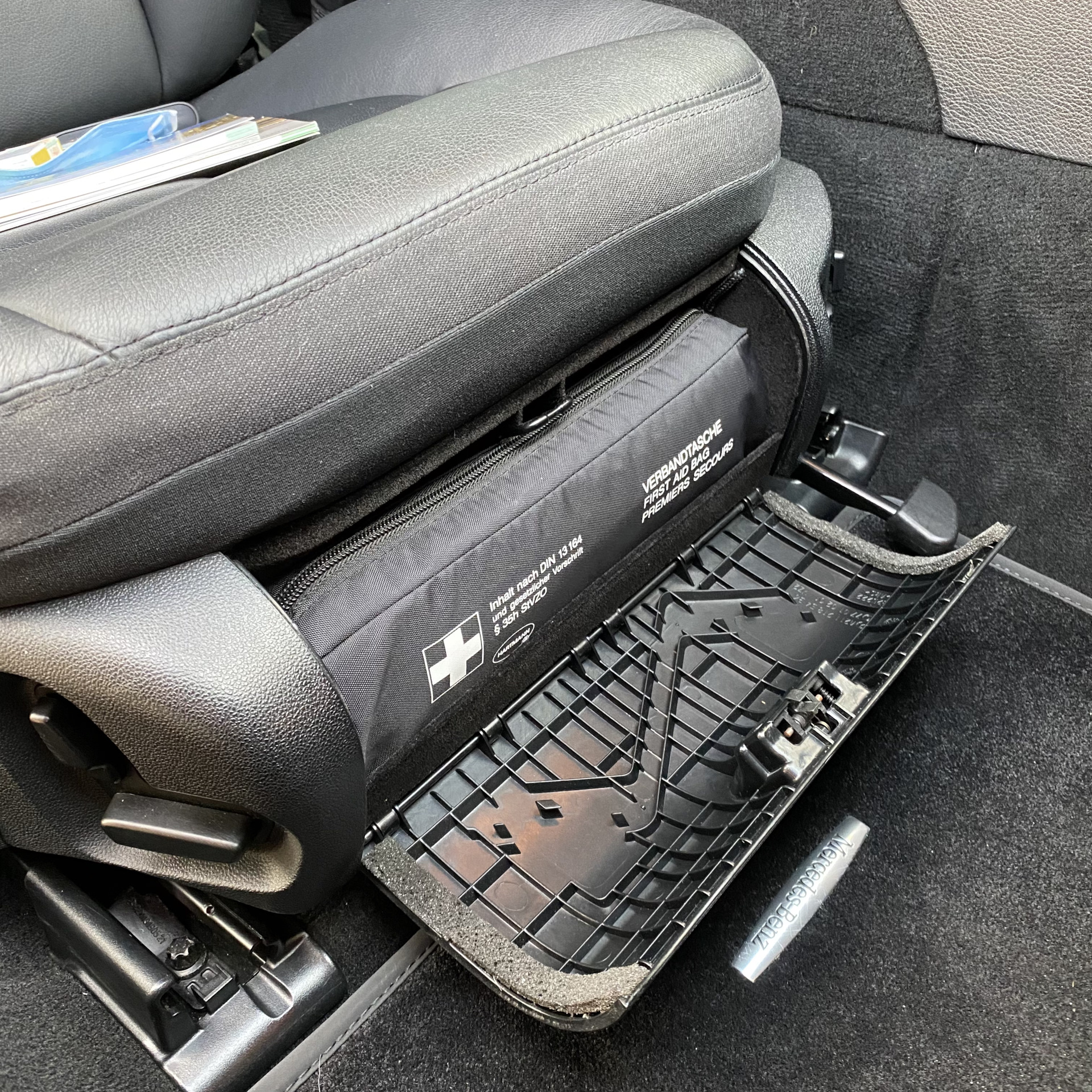 Комплектация утерянными вещами — Mercedes-Benz E-Class Estate (S211), 3 ...