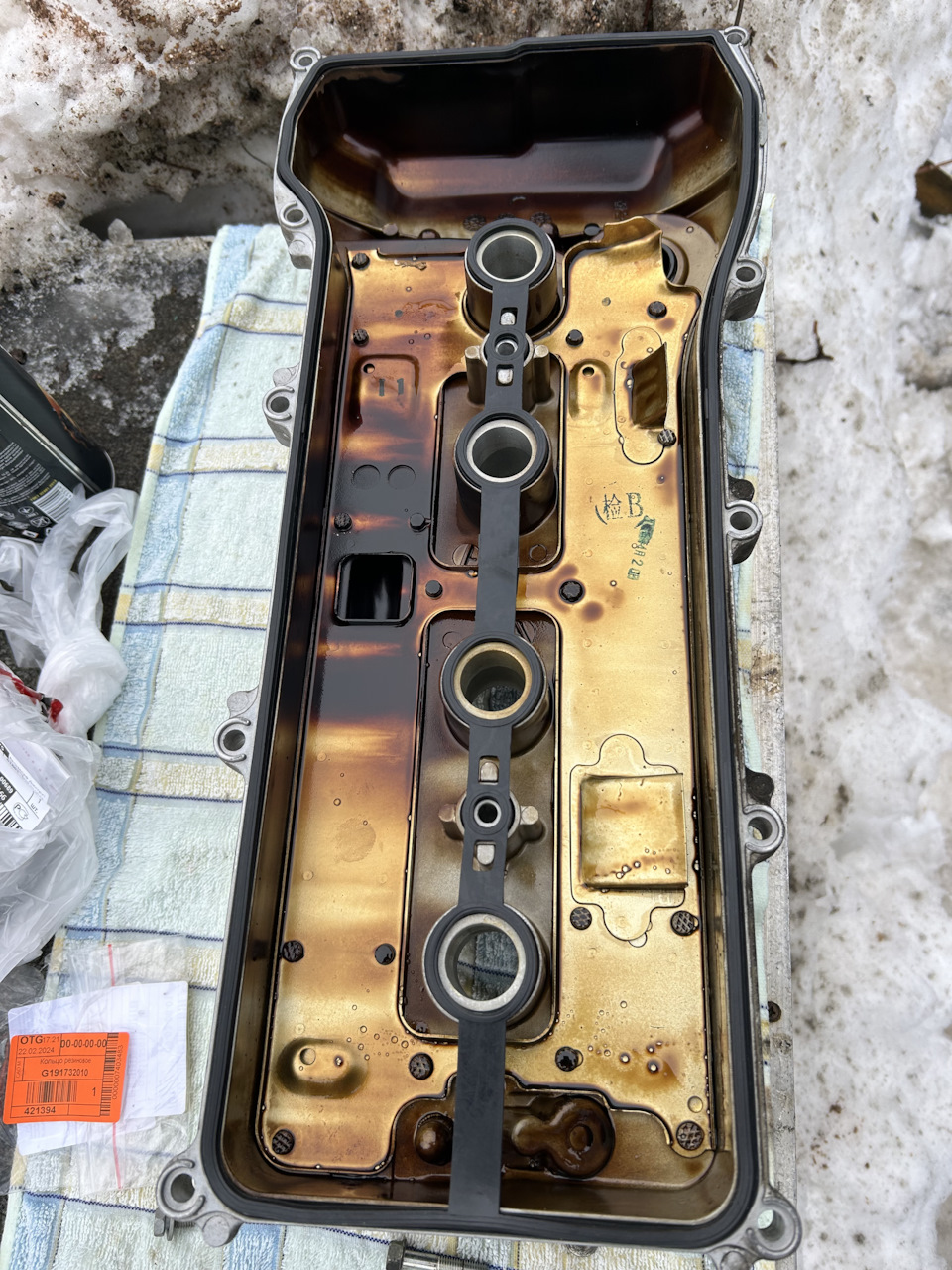Замена прокладки клапанной крышки — Geely Emgrand X7, 2 л, 2018 года ...