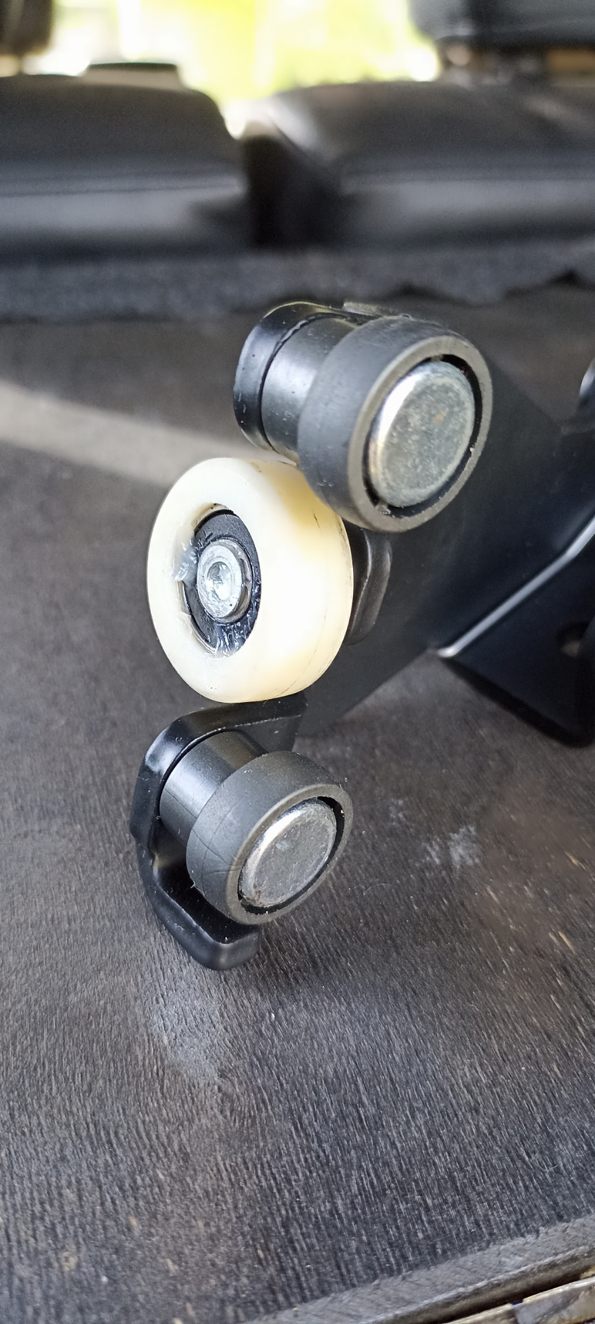 Ролики сдвижных дверей — FIAT Doblo (1G), 1,4 л, 2008 года | запчасти ...