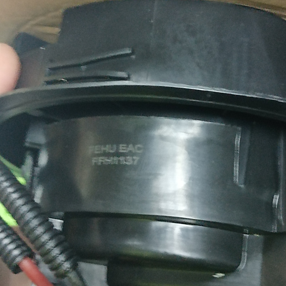 Участь многих, скрип вентилятора отопителя — Renault Sandero 2G, 1,6 л ...