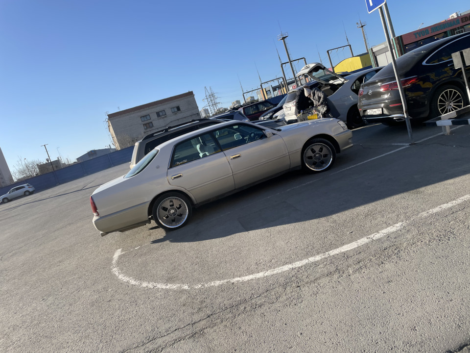 Дрова — Toyota Crown Majesta (S150), 3 л, 1995 года | колёсные диски ...