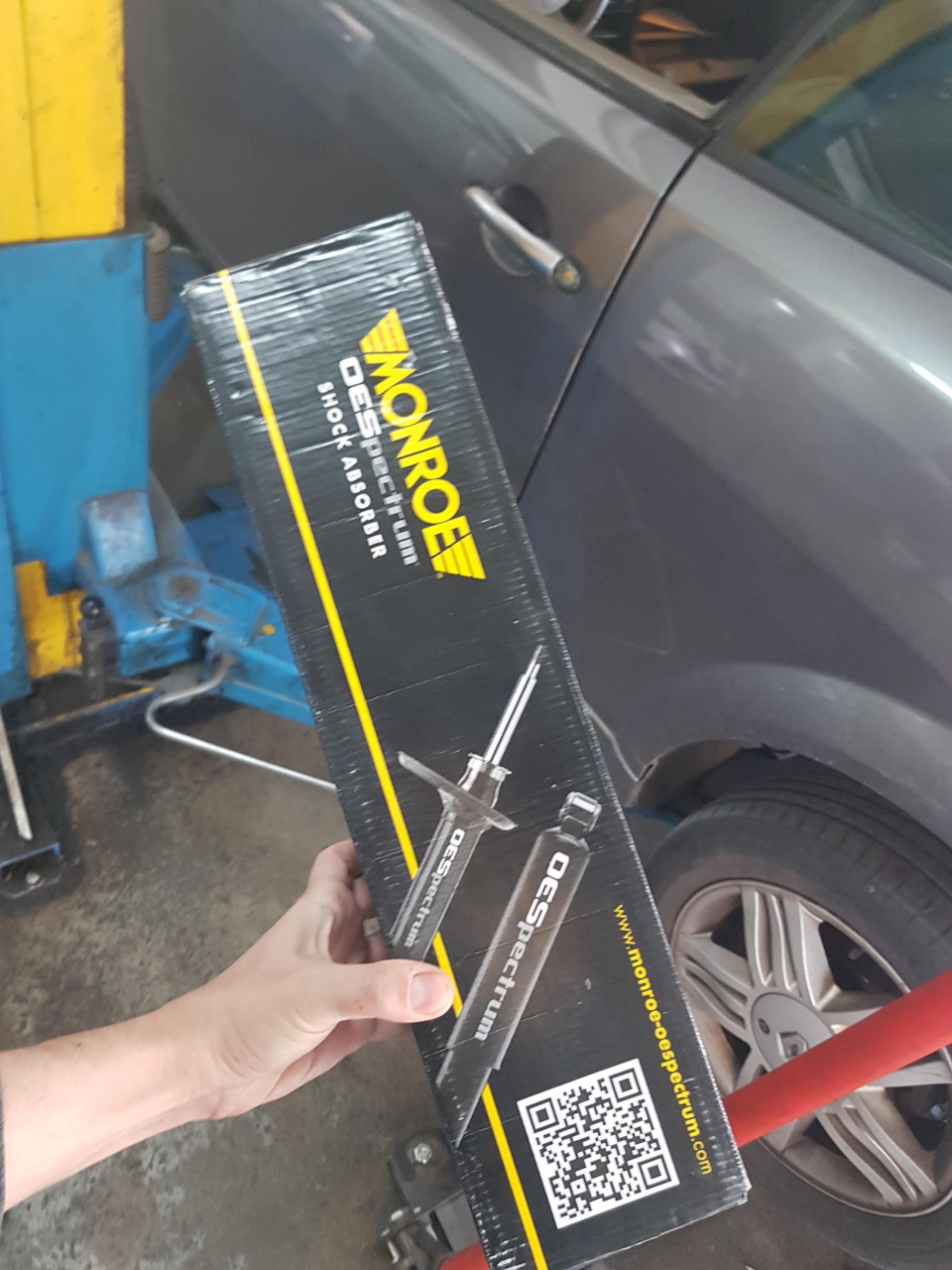 Замена задних амортизаторов Monroe OESpectrum — Renault Megane CC II, 1 ...