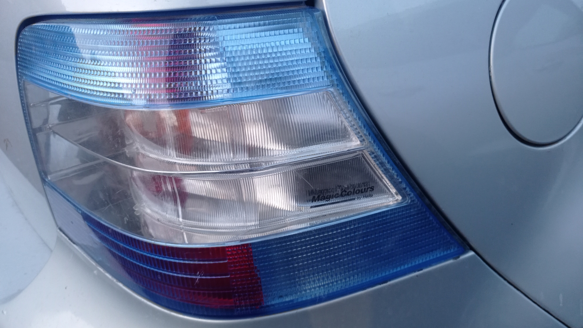 Задние фонари Hella Magic Colours (blue) — Volkswagen Golf Mk4, 1,4 л ...