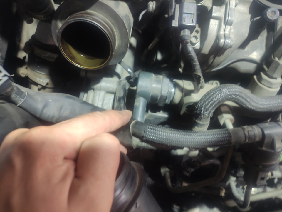 Чистка регулятора давления топлива — Audi A6 Avant (C6), 3 л, 2005 года ...