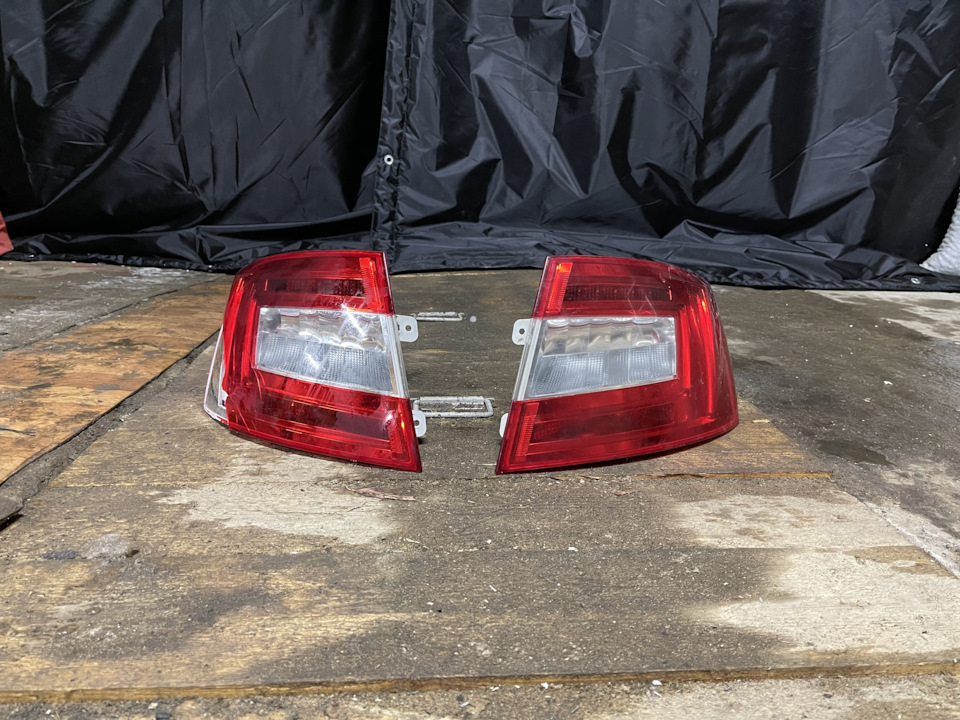 5E5945111A Фонарь задний левый / SKODA Octavia (Седан) 13~ VAG ...