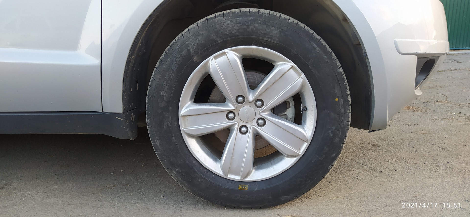 Урааа, новая резина. — Geely Emgrand X7, 2 л, 2014 года | шины | DRIVE2