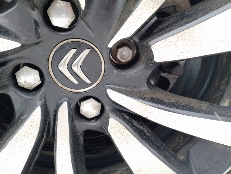 Первые траты — Citroen C4 L, 1,6 л, 2019 года | аксессуары | DRIVE2