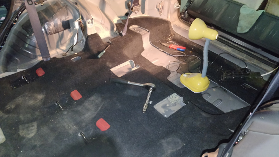 Конденсатор катушки зажигания — Nissan Serena Mk II (C24), 2 л., 2002 ...