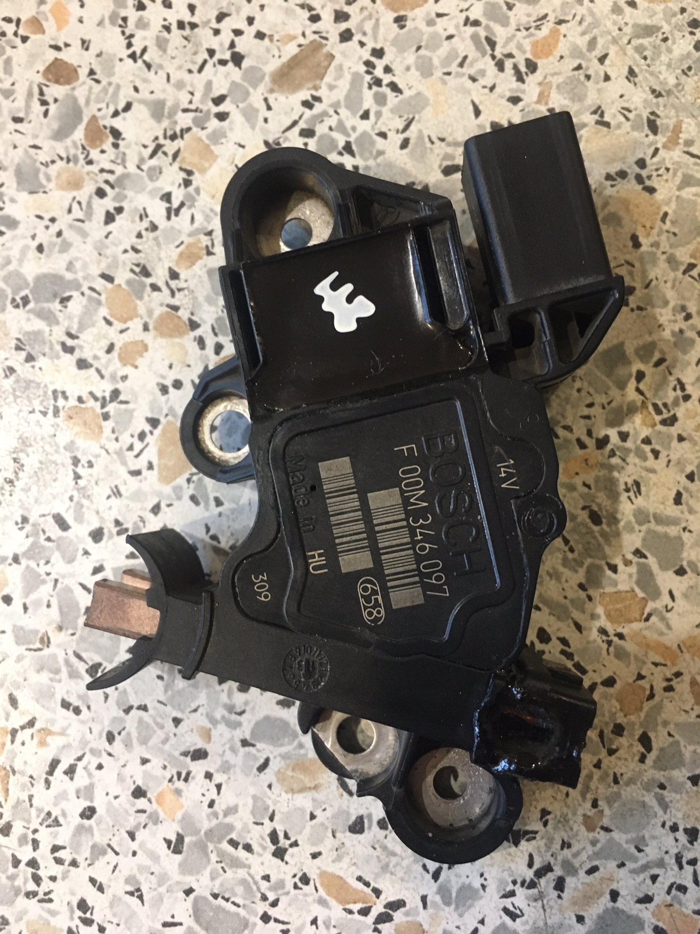 Замена щеток в регуляторе BOSCH LR FR2 — Land Rover Freelander 2 (L359 ...