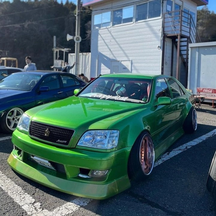 Стильных 17 будок вам в ленту часть 14 — Toyota Crown (S170), 3 л, 2002 ...