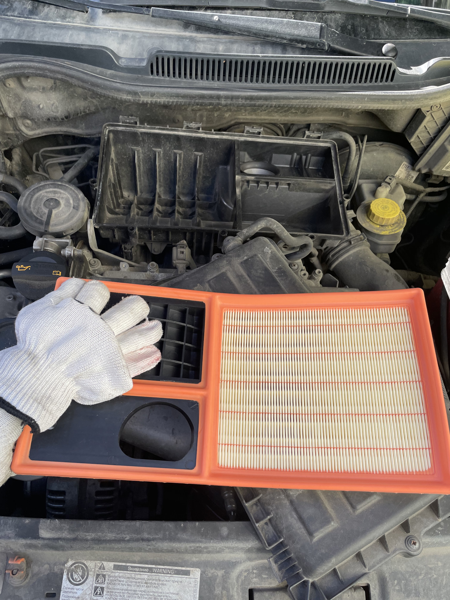 Замена воздушного и салонного фильтров — Volkswagen Polo Sedan, 1,6 л ...