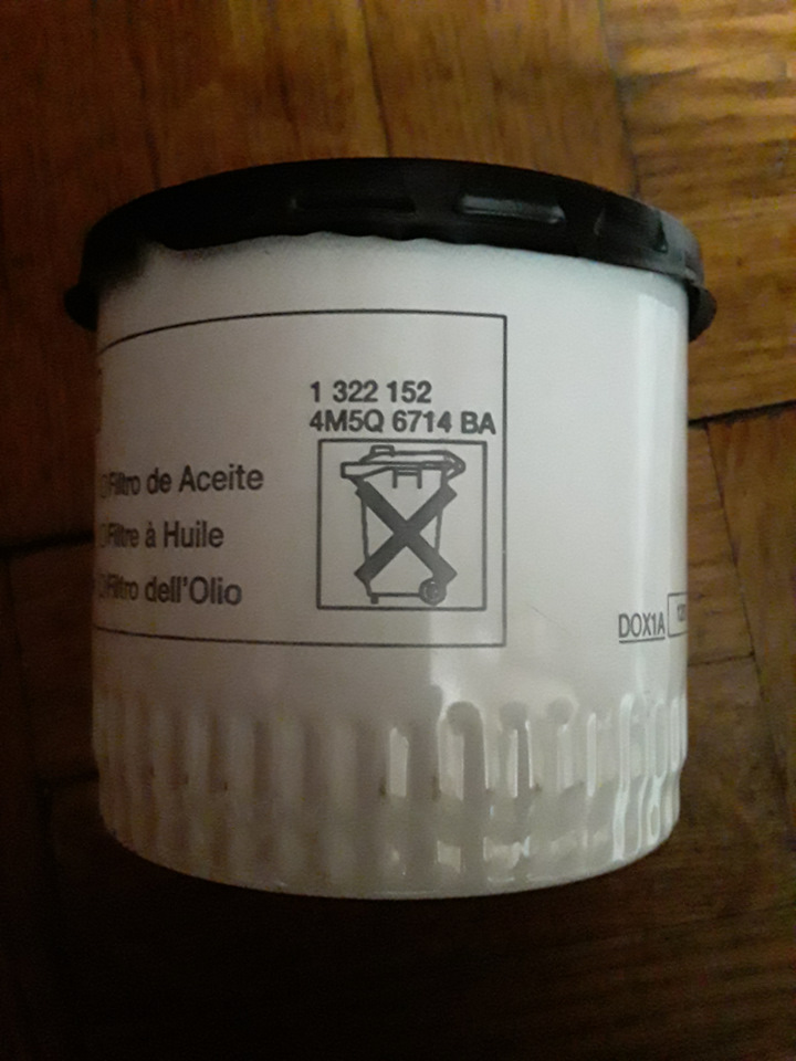 1322152 Фильтр масляный / Fiesta-IV, Focus-I, Transit Connect 1.8 DI ...