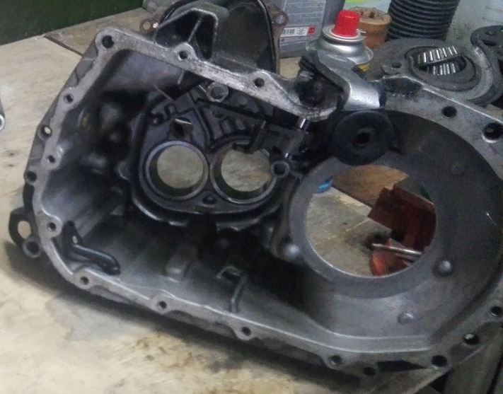 колокол корпус картер МКПП на Renault Logan (1G), Renault Symbol ...