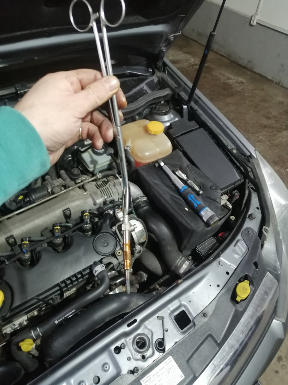 Свечи накала. — Opel Astra H, 1,9 л, 2007 года | своими руками | DRIVE2