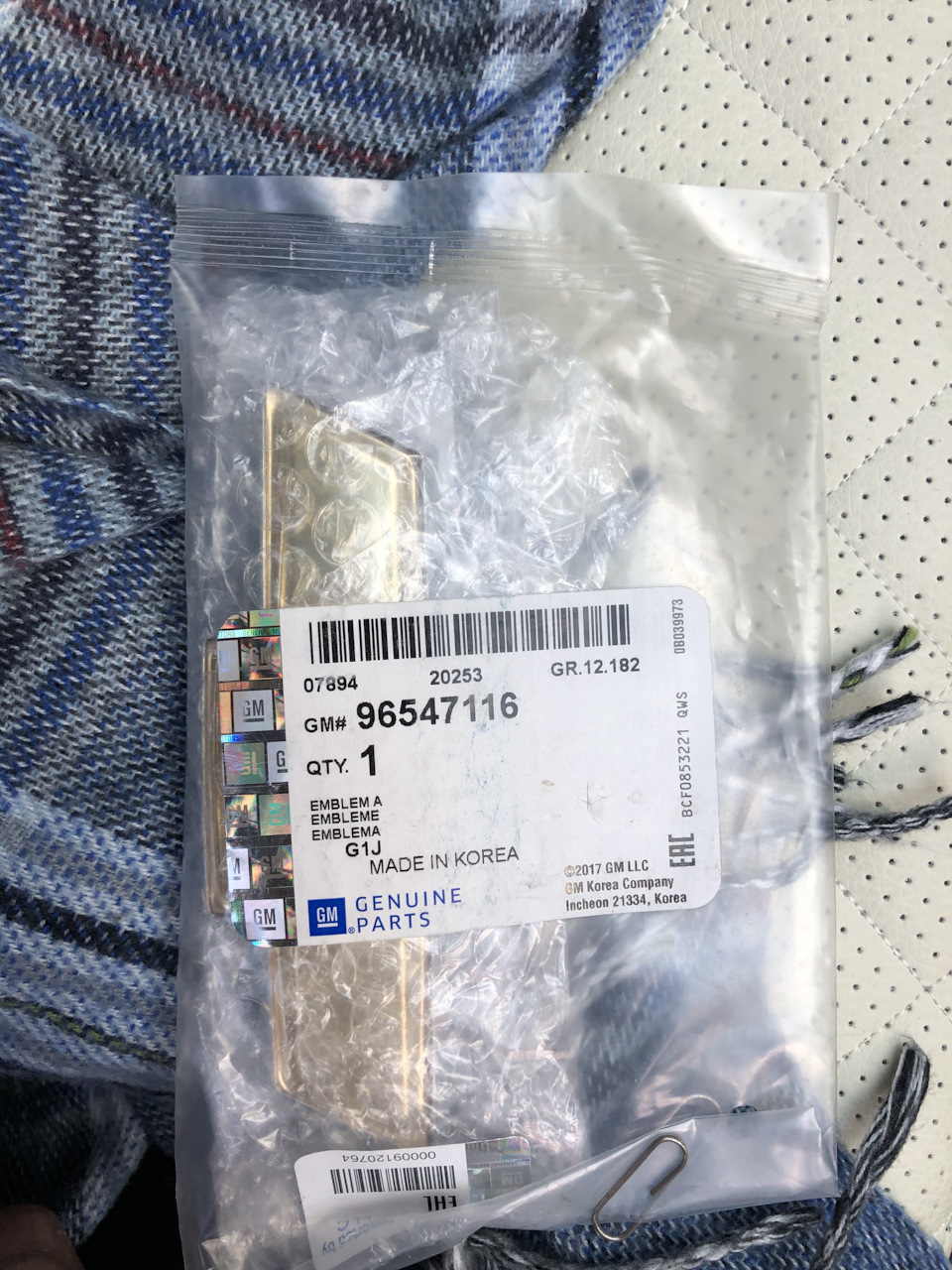 96547116 Эмблема крышки багажника CHEVROLET GM | Запчасти на DRIVE2