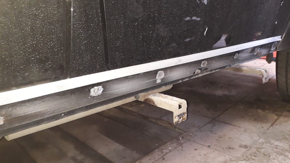 Замена молдингов порогов — Mercedes-Benz G-Class (W463 1G), 5 л, 2007 ...