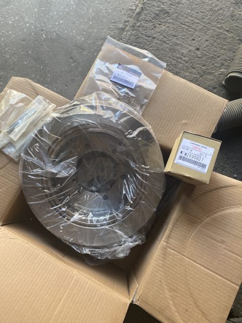 MR389630 ЗАЖИМЫ ЗАДНИХ КОЛОДОК, КОМПЛЕКТ Mitsubishi | Запчасти на DRIVE2