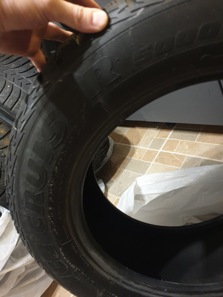 Шины зимние шипованные Bridgestone 225/60 R17 на Subaru Outback (BS). Б ...