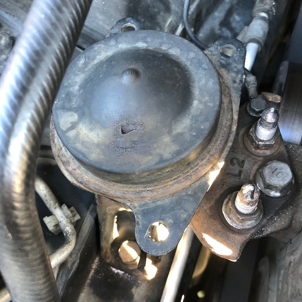 Замена опора двигателя — Mitsubishi Grandis, 2,4 л, 2009 года ...