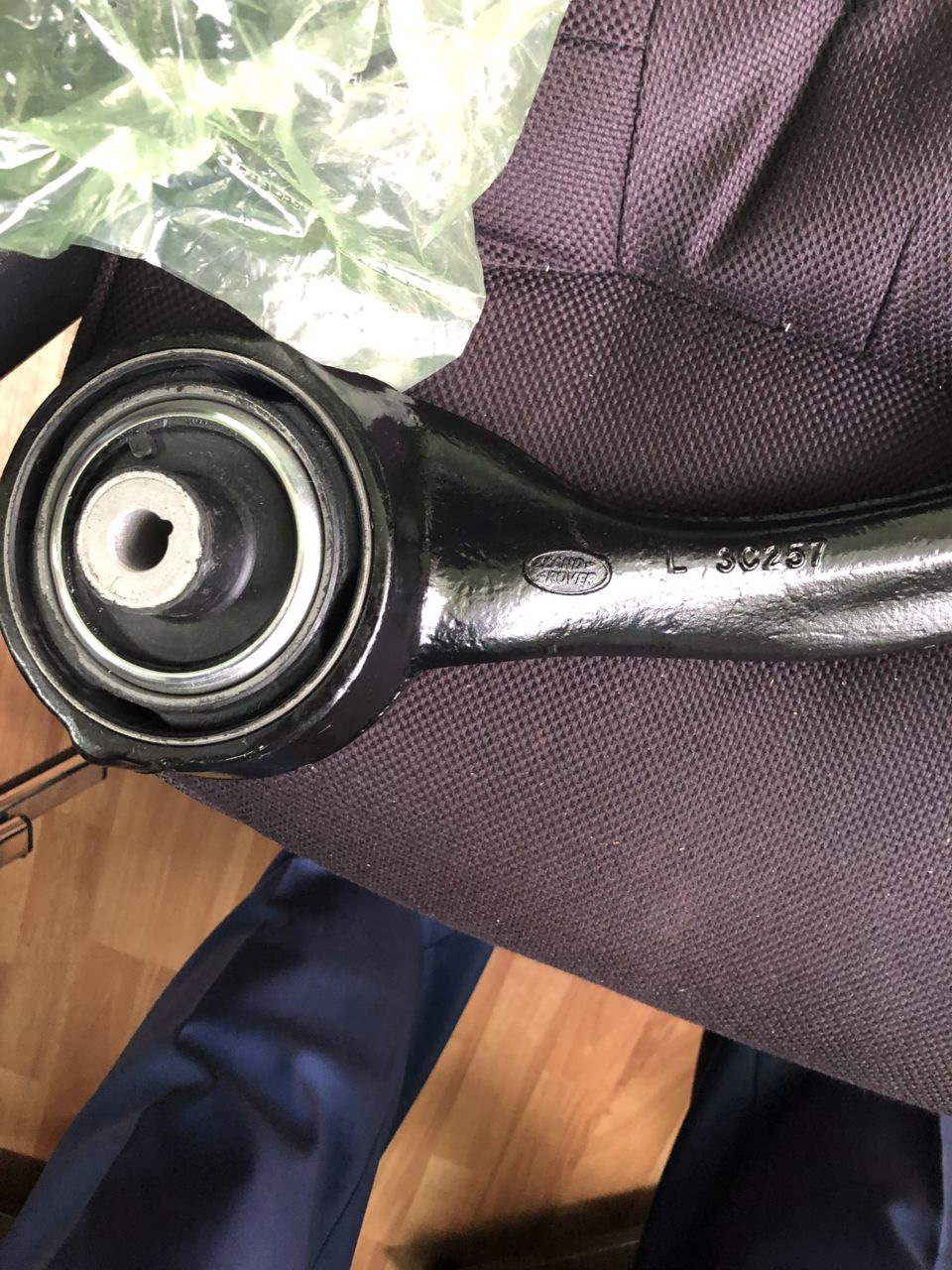 Замена косых рычагов передней подвески — Land Rover Range Rover (4G), 3 ...