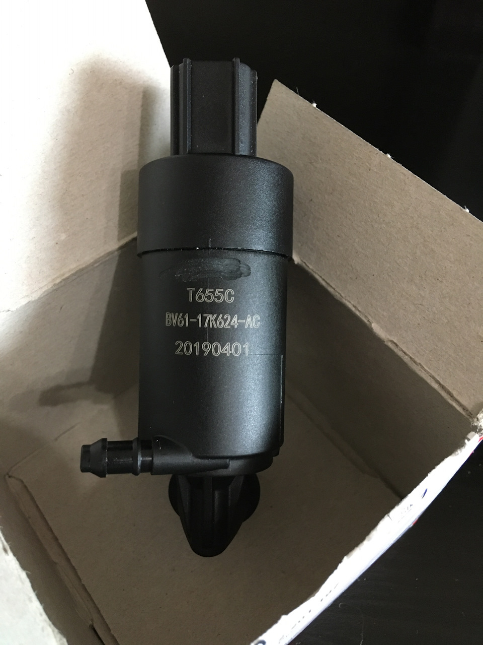 Насос омывателя стекла Febi 45038 — Ford Focus Sedan III, 1,6 л, 2013 ...