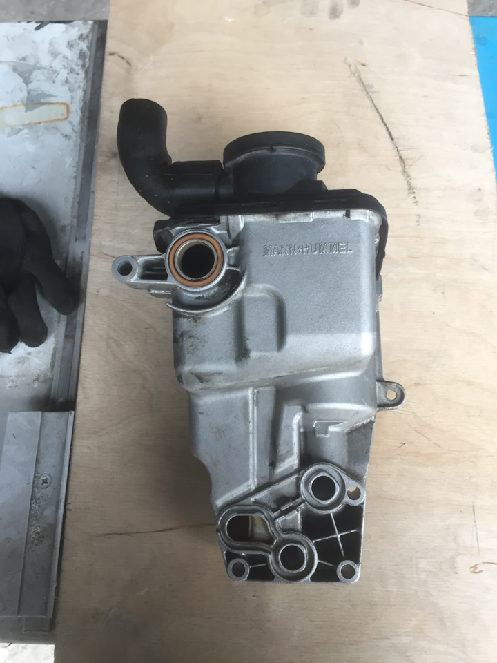 30684381 Корпус масляного фильтра VOLVO 2.4-2.5 Volvo | Запчасти на DRIVE2