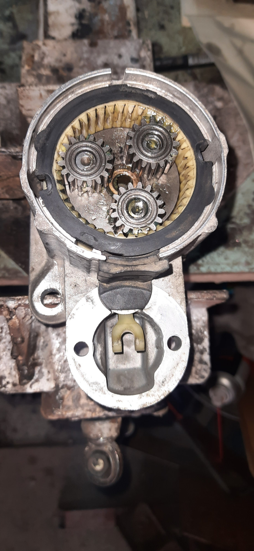 Ремонт стартера Valeo 1250299 — Hyundai Tucson (JM), 2 л, 2006 года ...