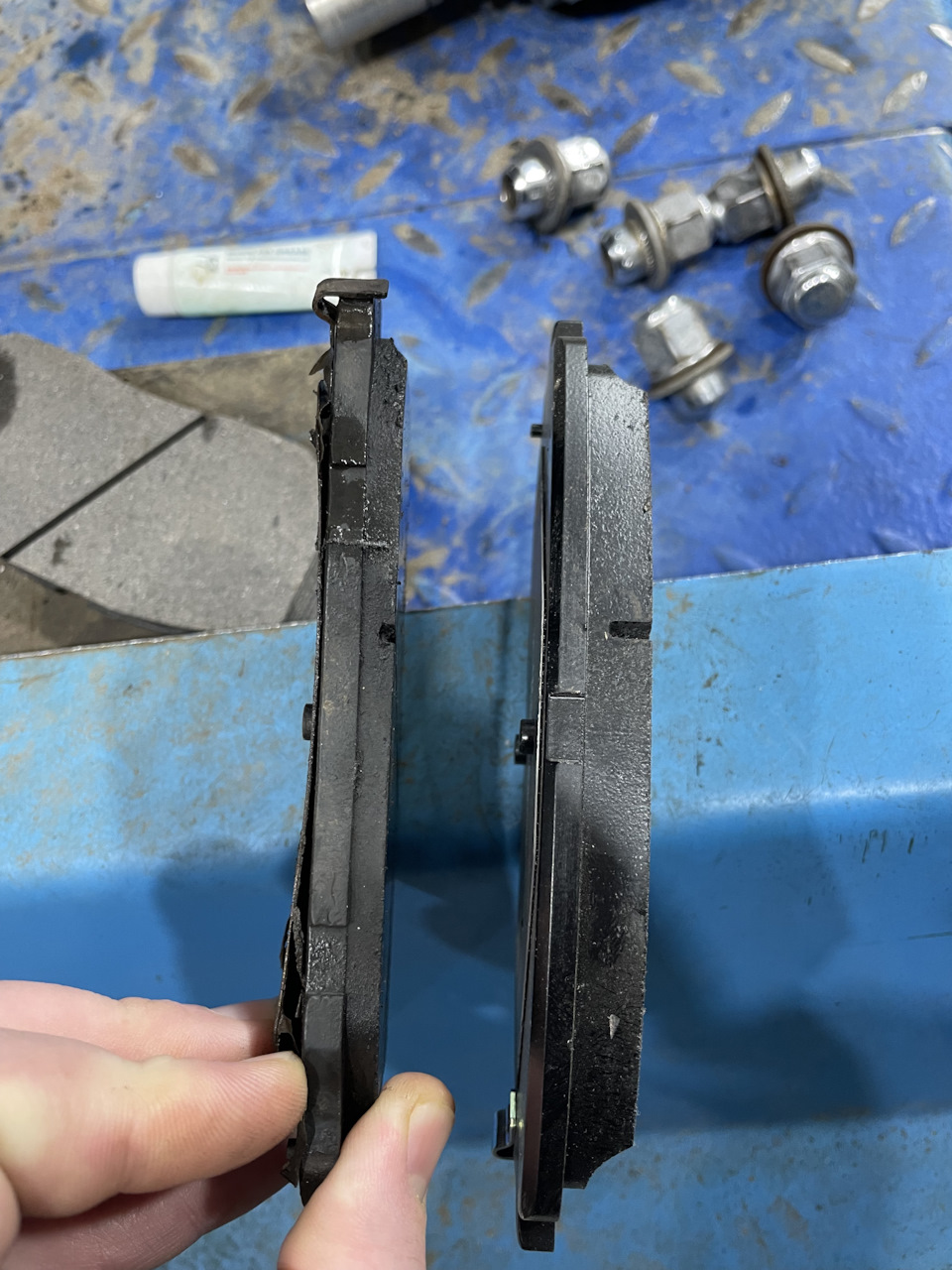 Замена колодок и обслуживание тормозов — KIA Carnival (3G), 2,2 л, 2017 ...