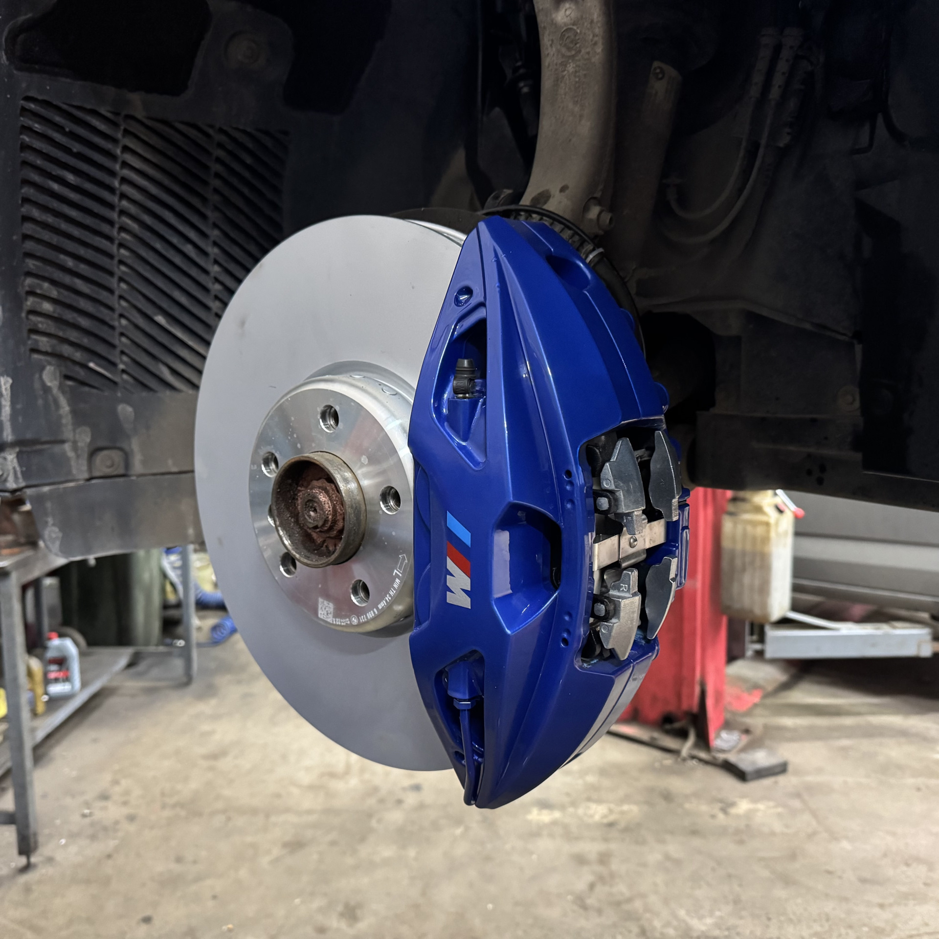 Апгрейд тормозной системы — BMW X5 (F15), 4 л, 2017 года | тюнинг | DRIVE2