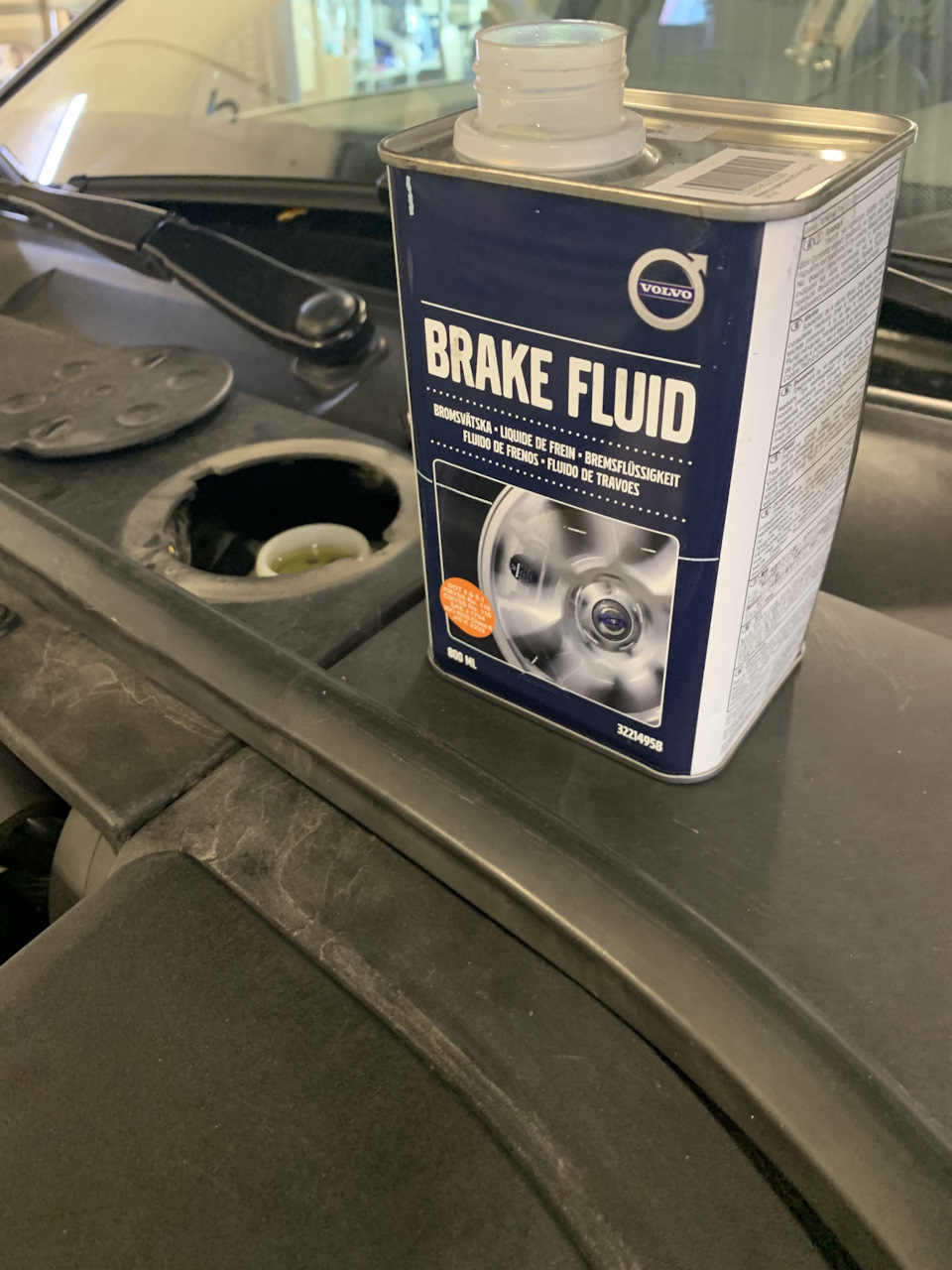 32214958 Жидкость тормозная VOLVO 0.8L Volvo | Запчасти на DRIVE2