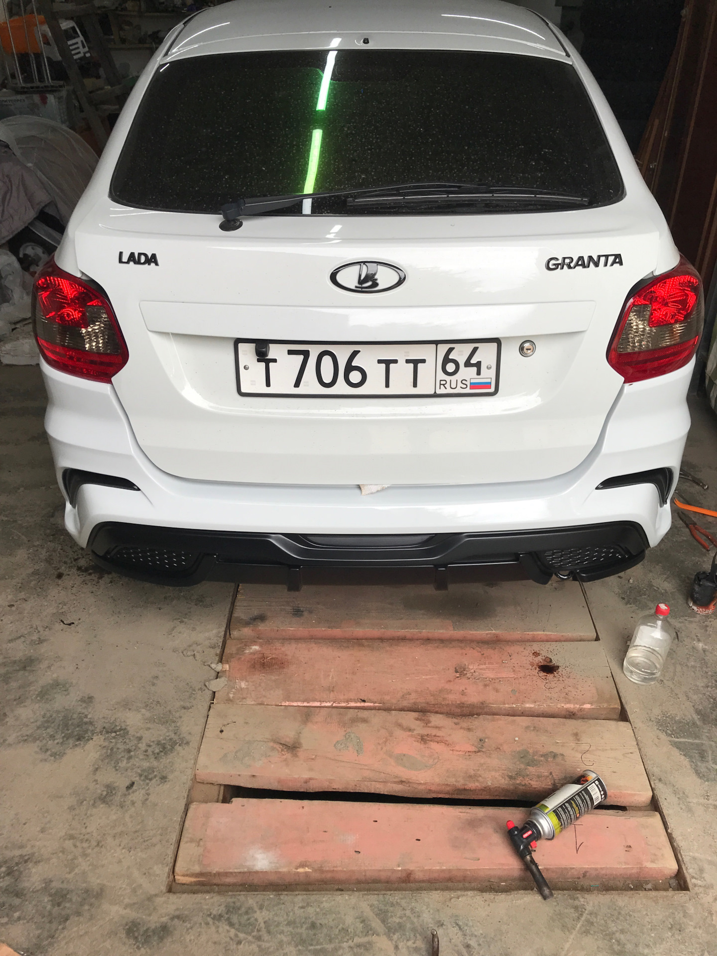 Изменение внешнего вида попки — Lada Гранта Лифтбек (1G), 1,6 л, 2015 года | просто так | DRIVE2