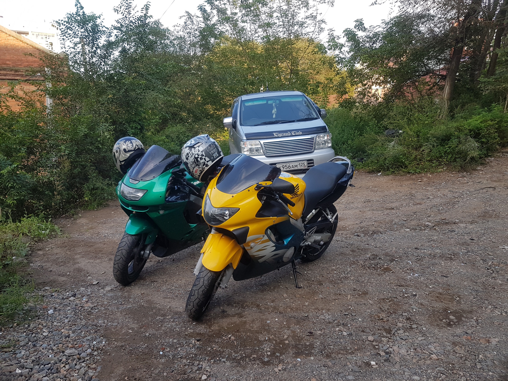 Просто последнее фото выезда — Nissan Elgrand (E50), 3,3 л, 2000 года ...