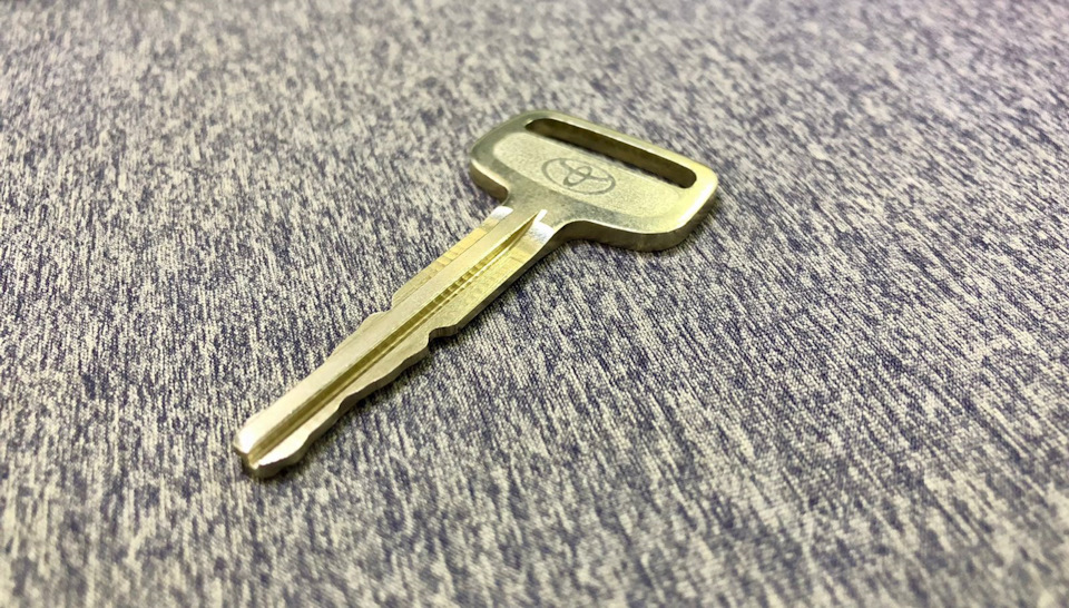 Оригинальный ключ — Toyota Corolla (100), 1,6 л, 1992 года | аксессуары ...