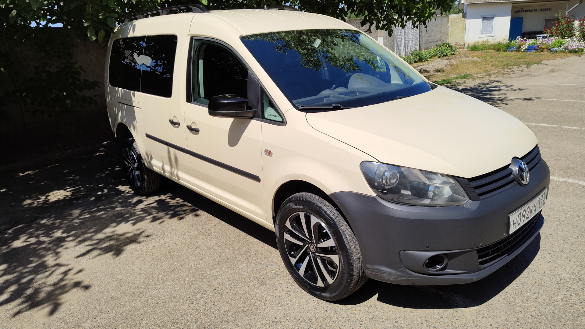 Volkswagen Caddy (3G) 2.0 дизельный 2010 | 2.0 TDI 4 Motion Swamper на ...