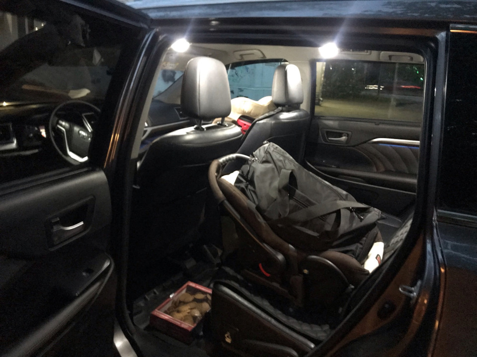 #8. Ковры и немного мелочей с алиэкспресс — Toyota Highlander (XU50), 3 ...