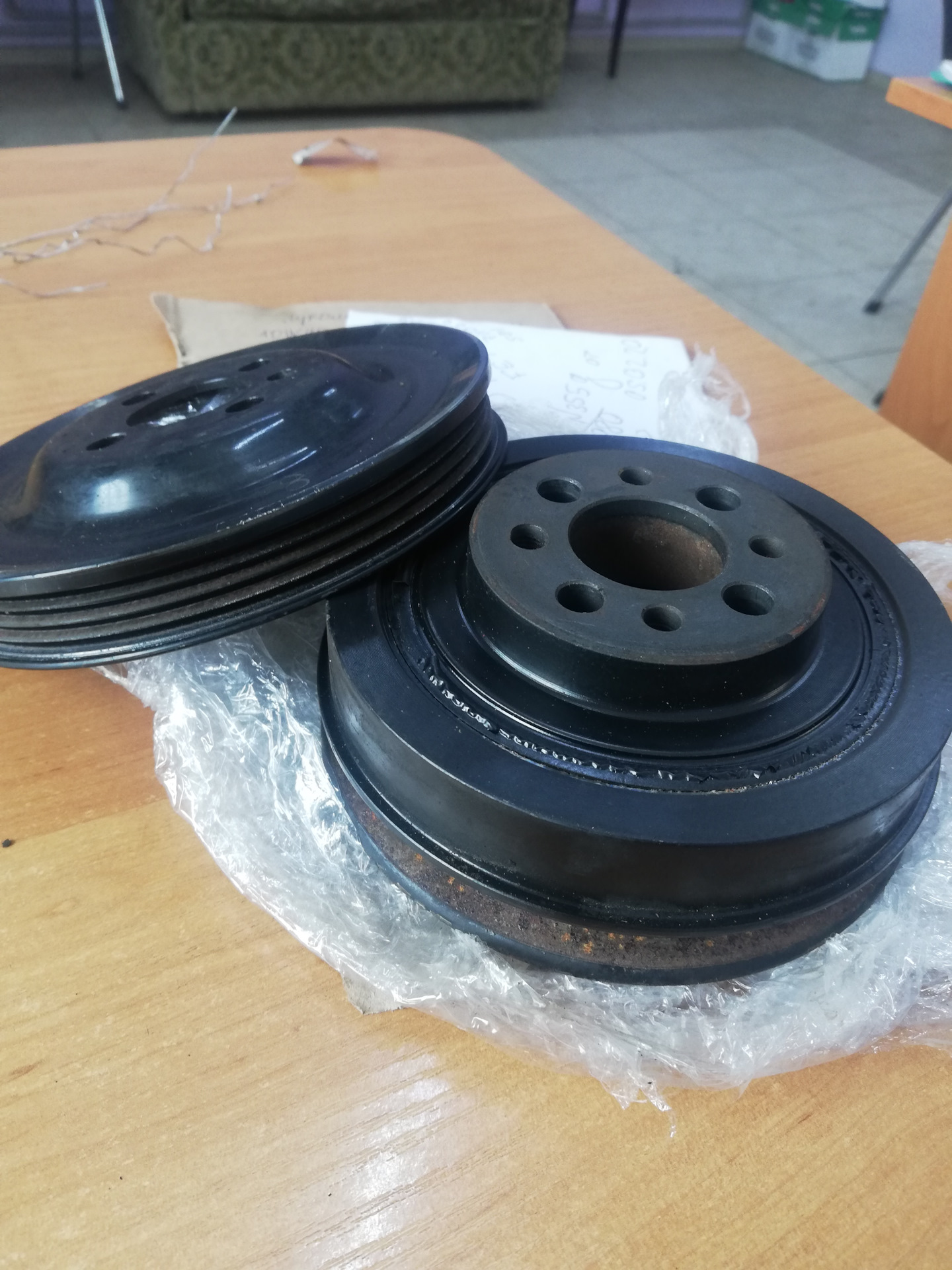 Замена помпы переборка генератора замена демпфера коленвала и тд — Audi 80 B4 2 л 1992