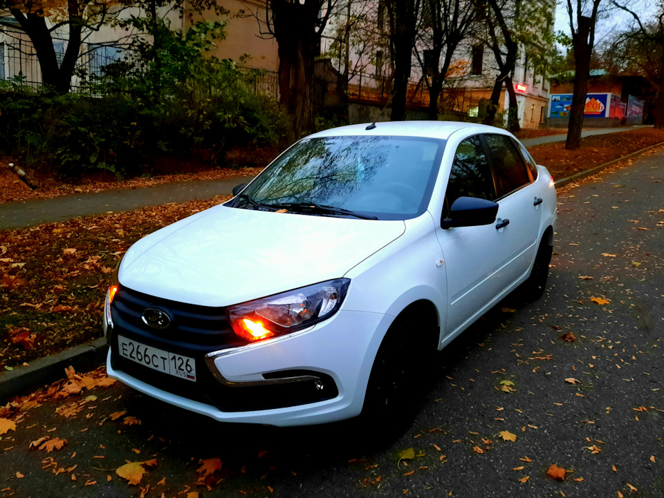 [14] Осенний фотосет — Lada Гранта (2G) FL, 1,6 л, 2019 года ...