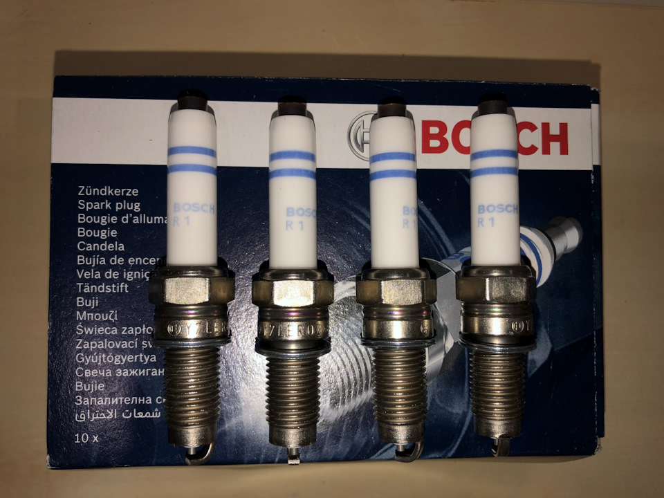 Свечи зажигания Bosch 0241135520 / 04C905616D на Skoda Octavia A7 Mk3 ...