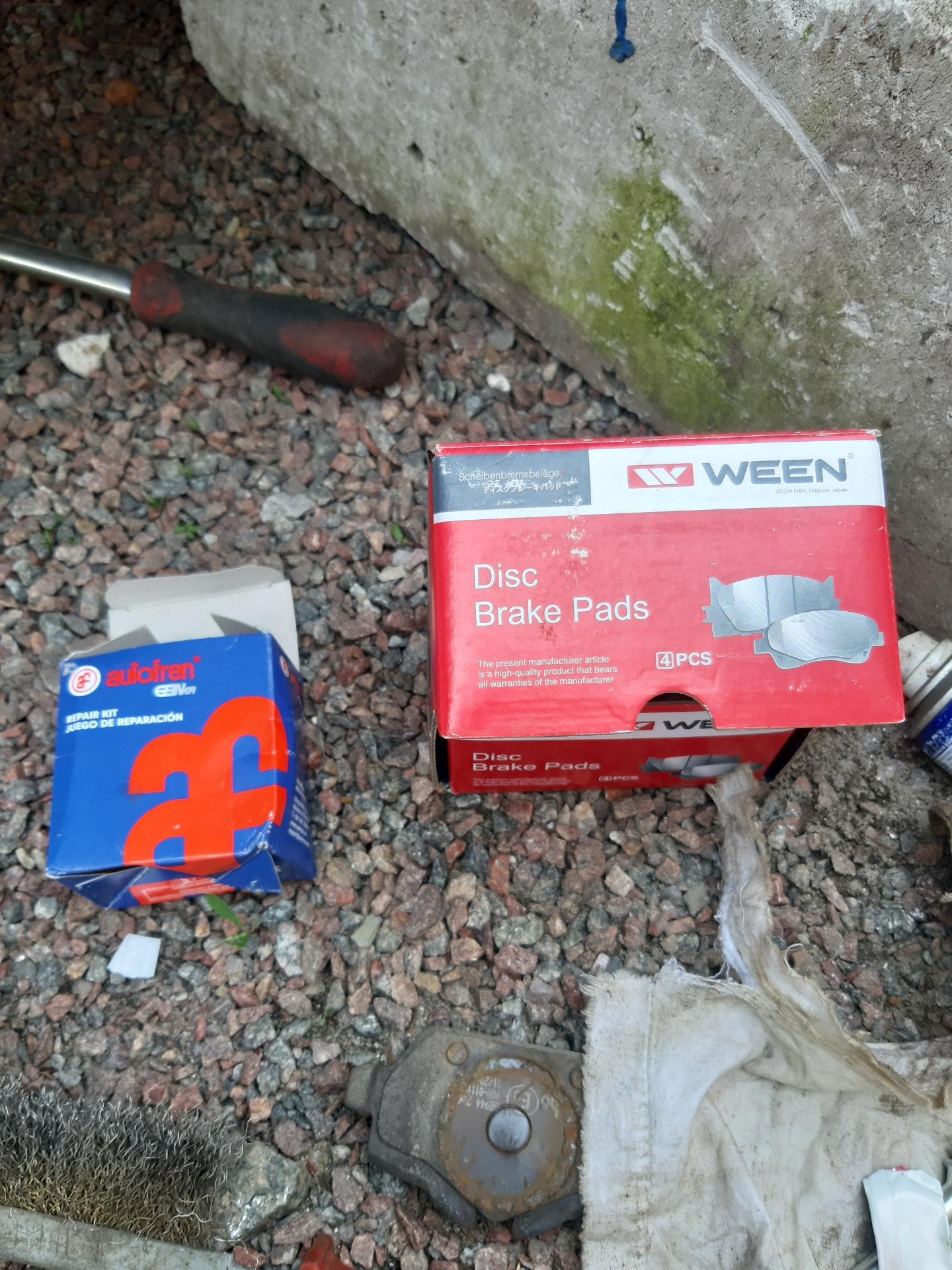 Замена задних тормозных кколодок — BMW 3 series (E90), 2 л, 2007 года | поломка | DRIVE2