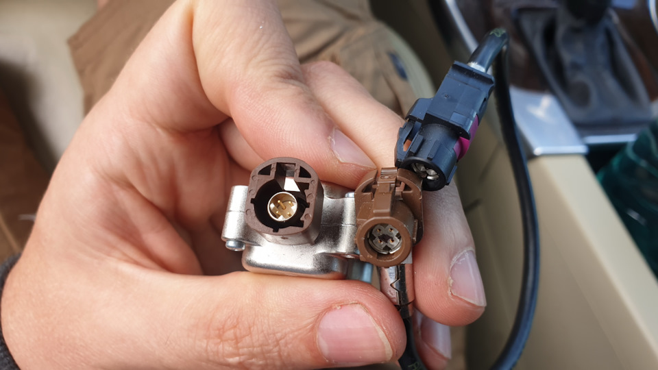 Камера заднего вида дрожит, исправление — Volvo V60 (1G), 2 л, 2013 ...