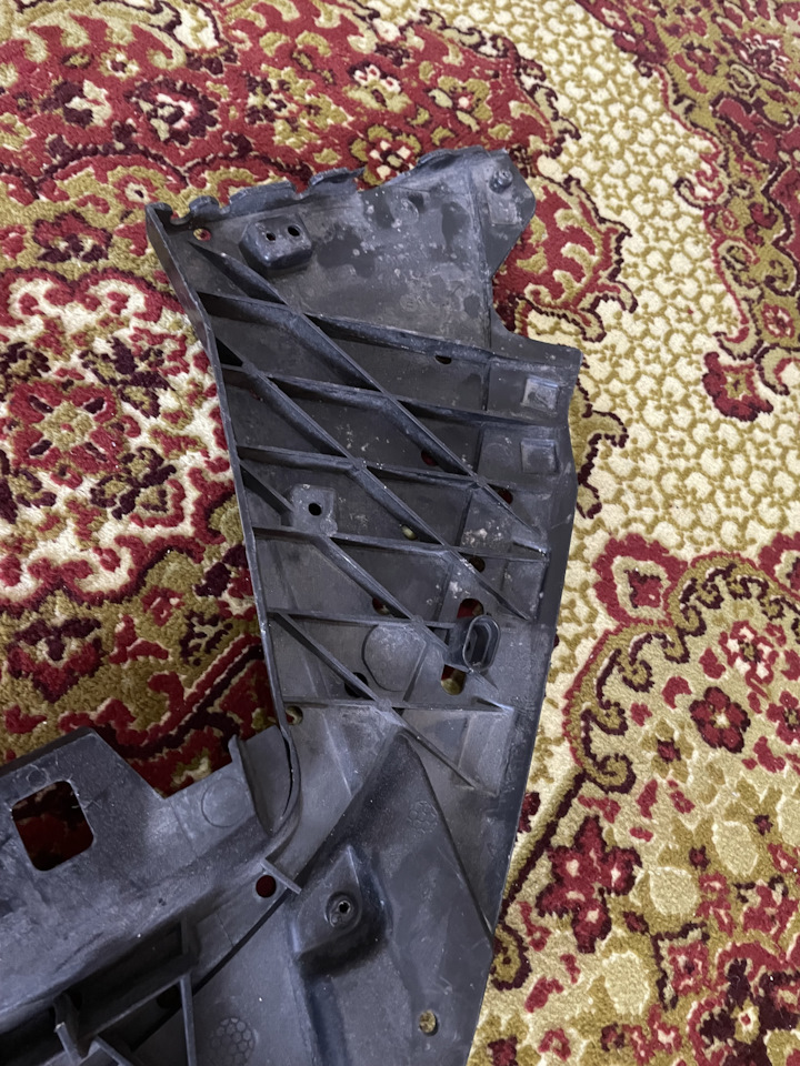 Пыльник бампера на Volvo XC60 (1G). Б/у | 2 000 ₽ в городе Североморск ...