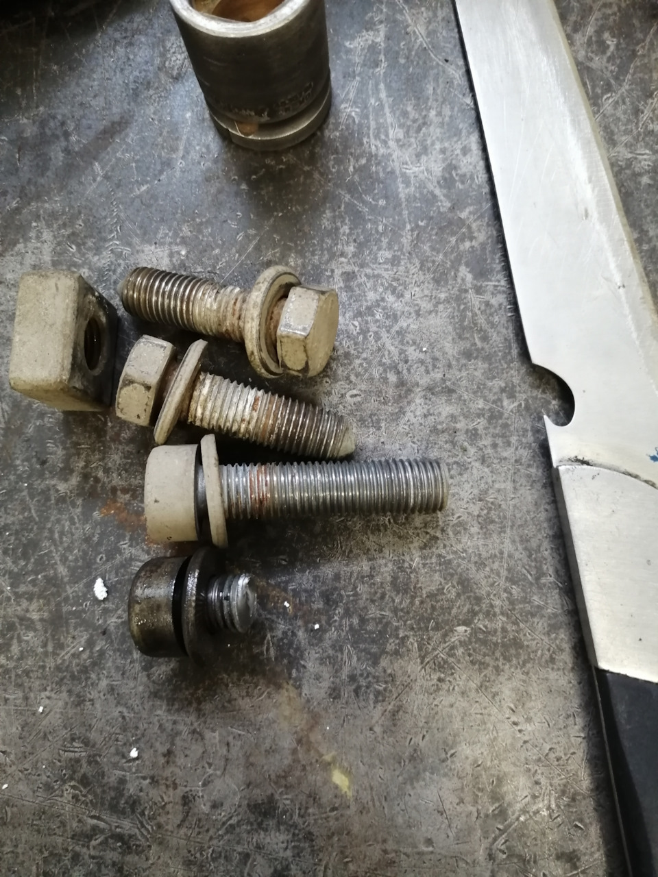 Пробег 203 тыс км. Замена масла в трансмиссии. — Volkswagen Touareg (3G ...