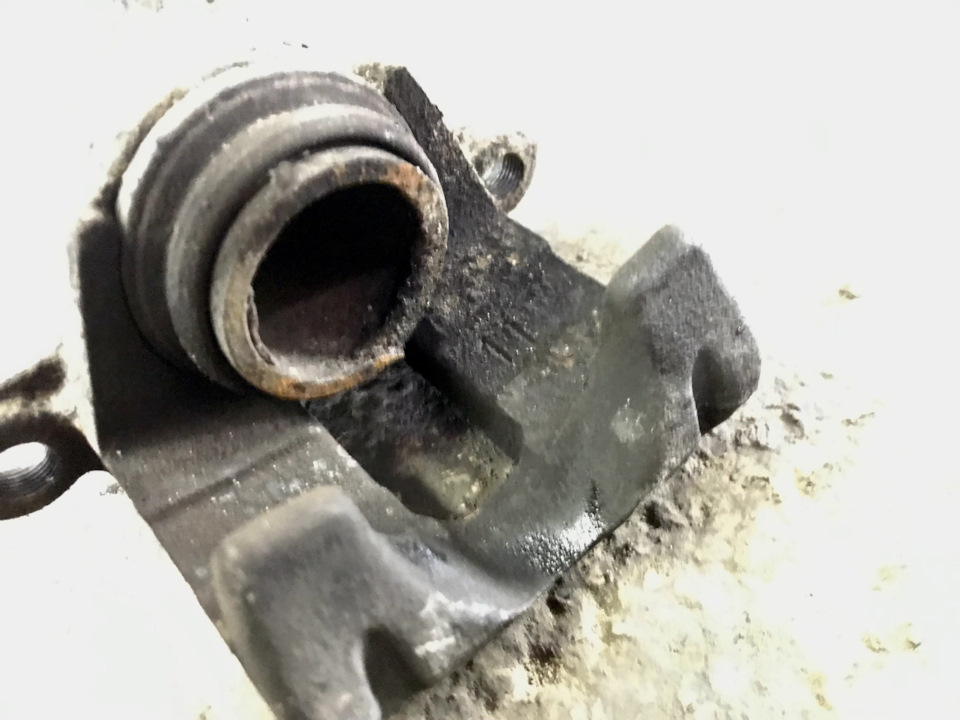 Замена колодок, дисков, ремонт суппортов — Lexus GX (UZJ120), 4,7 л ...