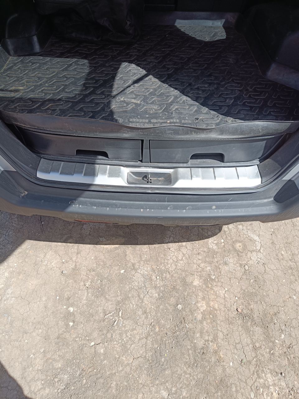 Левый ящик в багажник — Nissan X-Trail II (t31), 2 л, 2010 года ...